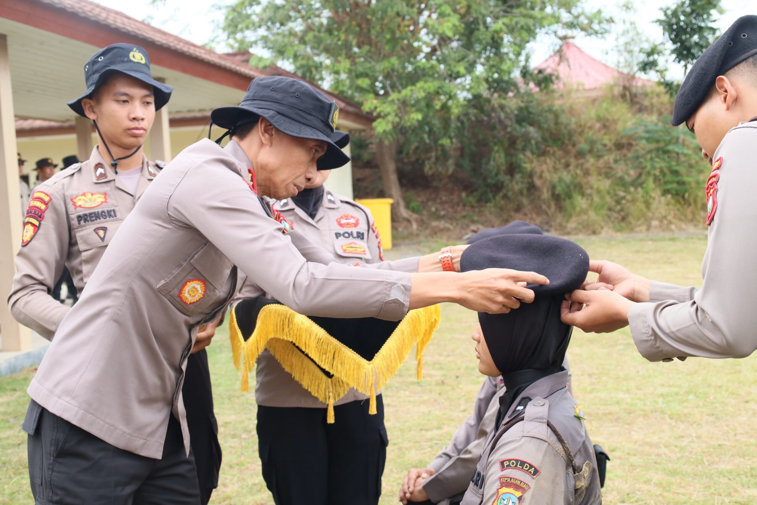 Polda Kepri Gelar Upacara Tradisi Pembaretan Bintara Remaja Gelombang ...