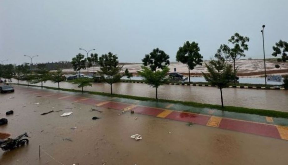 Awal Puasa Berubah Jadi Bencana, Banjir Kepung Hampir Seluruh Batam